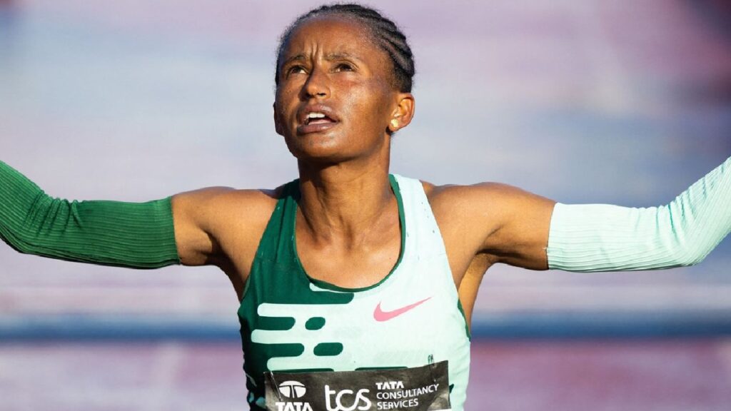 Iga Swiatek started with a straight-set win in Australia – Femi Sports