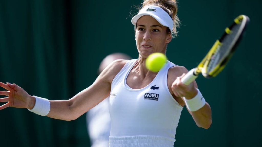 Anett Kontaveit vs Bernarda Pera on the final of the WTA 250 Hamburg ...