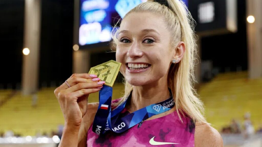 Jessica Hull set a new world record in the 2,000m at Monaco Diamond ...