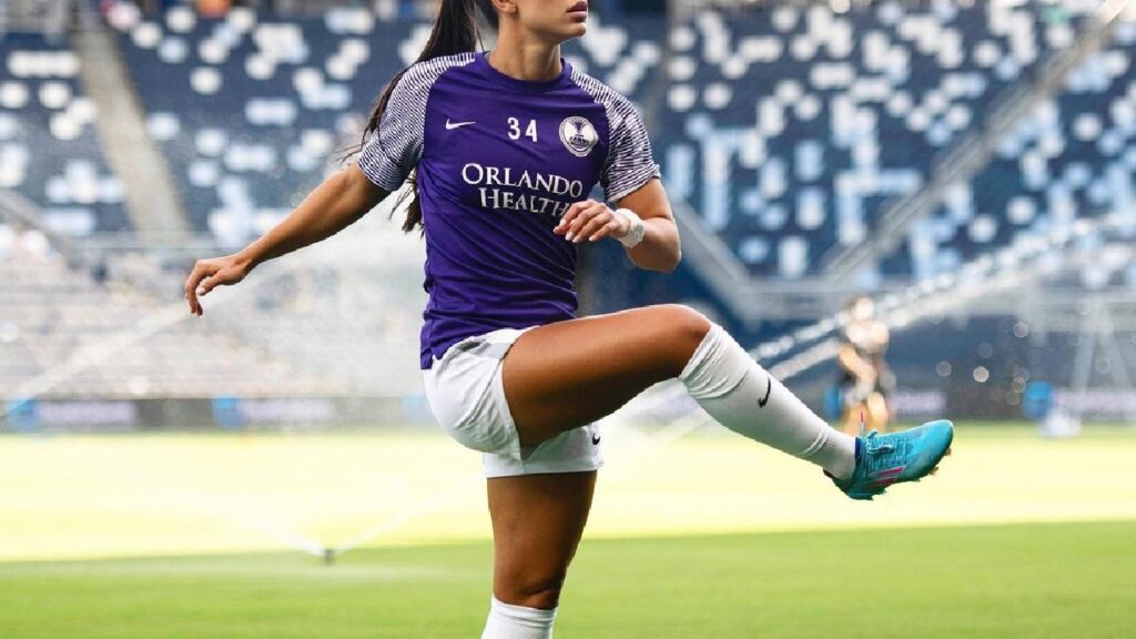 Canadian soccer babe Jordyn Listro – Femi Sports