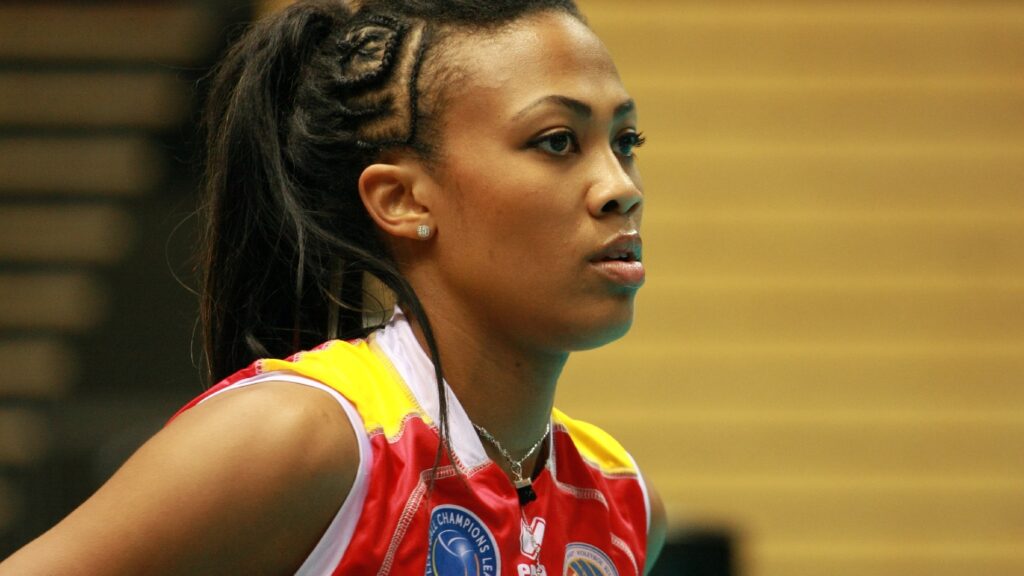 American volleyball babe Kimberly Glass - Femi Sports