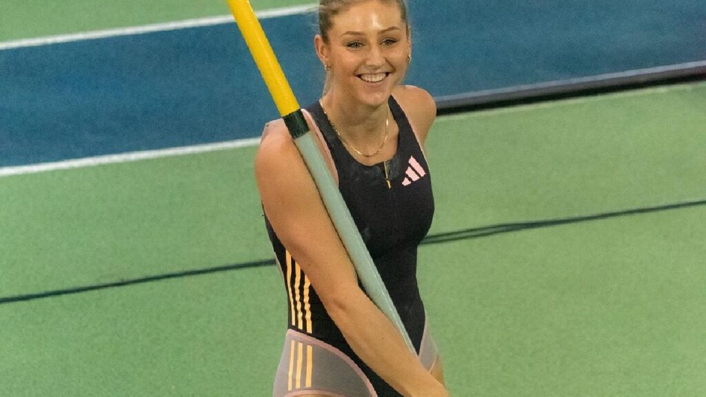 Molly Caudery won the pole vault gold at the Perche Elite Tour Rouen ...