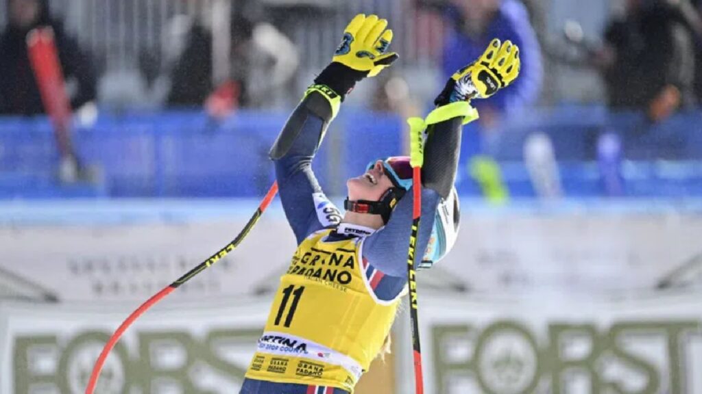 Ragnhild Mowinckel won the super-giant slalom in Cortina d'Ampezzo ...