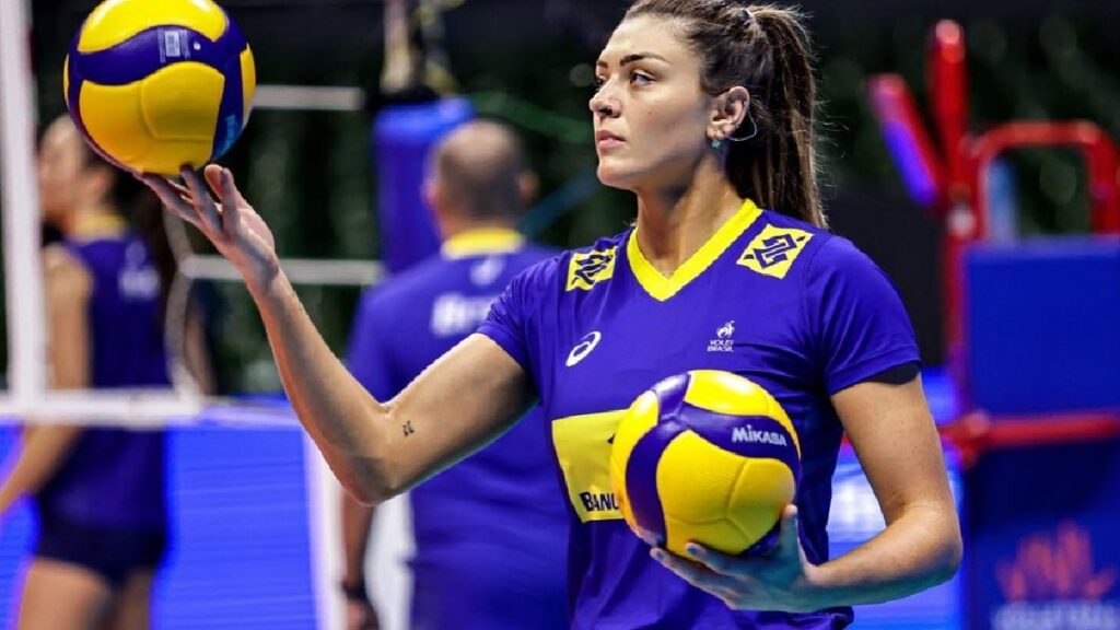 Brazilian volleyball babe Rosamaria Montibeller - Femi Sports