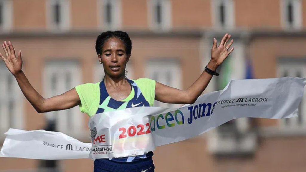 Ethiopian Sechale Dalasa won the 27th edition of the women's Rome ...