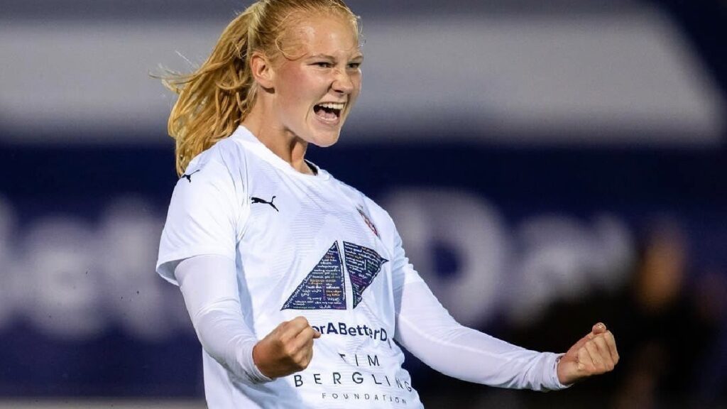 Danish soccer babe Sofie Bredgaard – Femi Sports