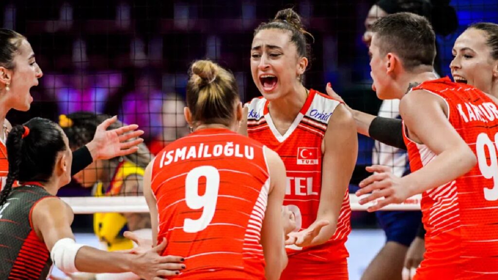 Turkey with a dramatic victory over the Dominican Republic at the Women ...