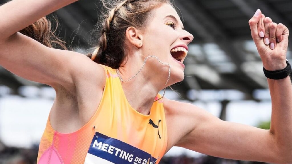 Yaroslava Mahuchikh set a new WR in the high jump and won the Paris ...